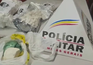 Tráfico guardava R$1 milhão em drogas no Morro do Papagaio | TV Alterosa